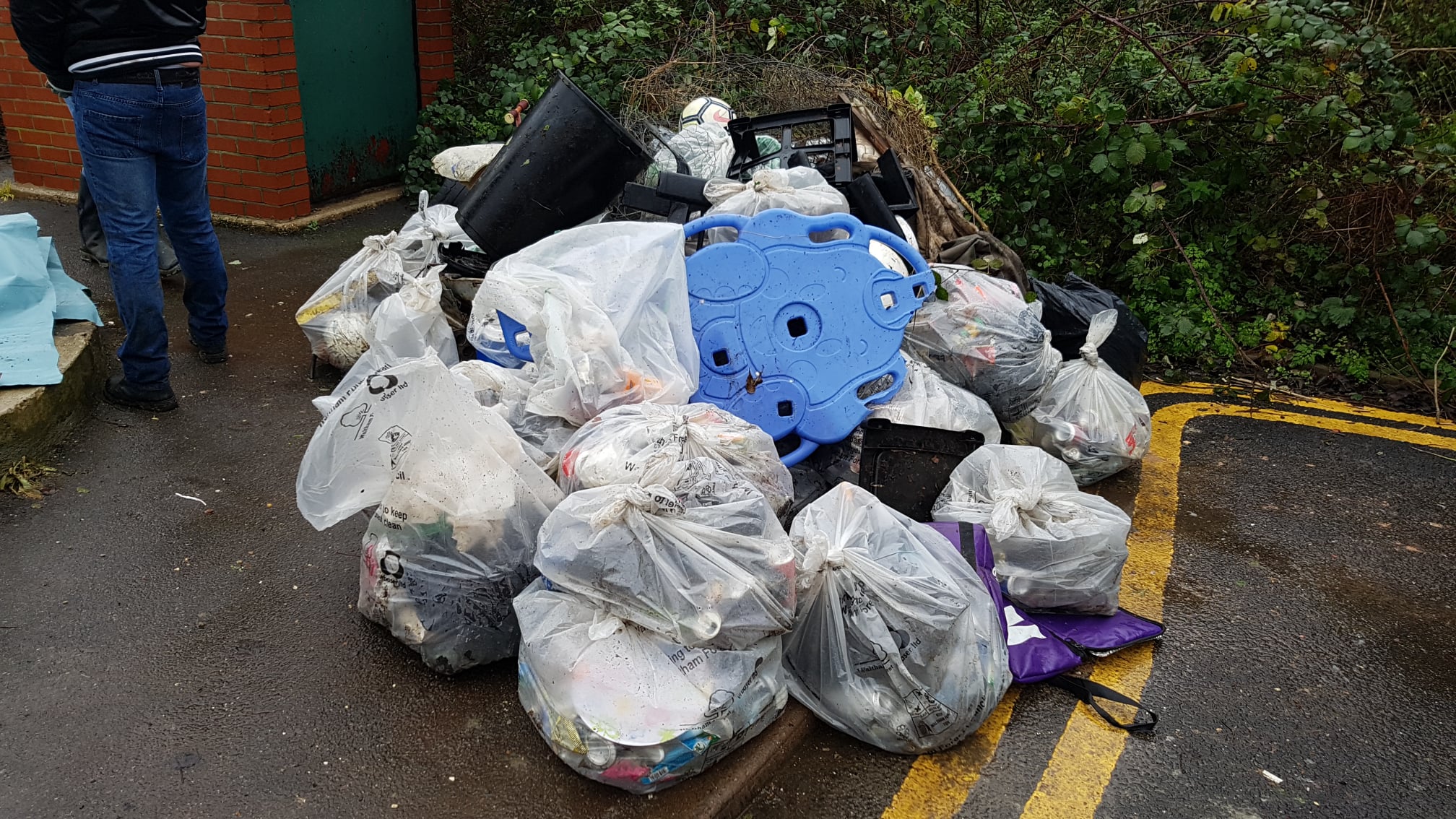 Keep Clear - Litter Picking! - FoCRP